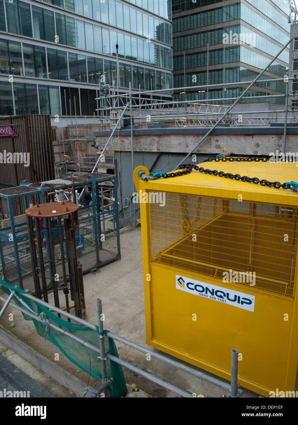 Crossrail moorgate station hi-res stock photography and images - Alamy