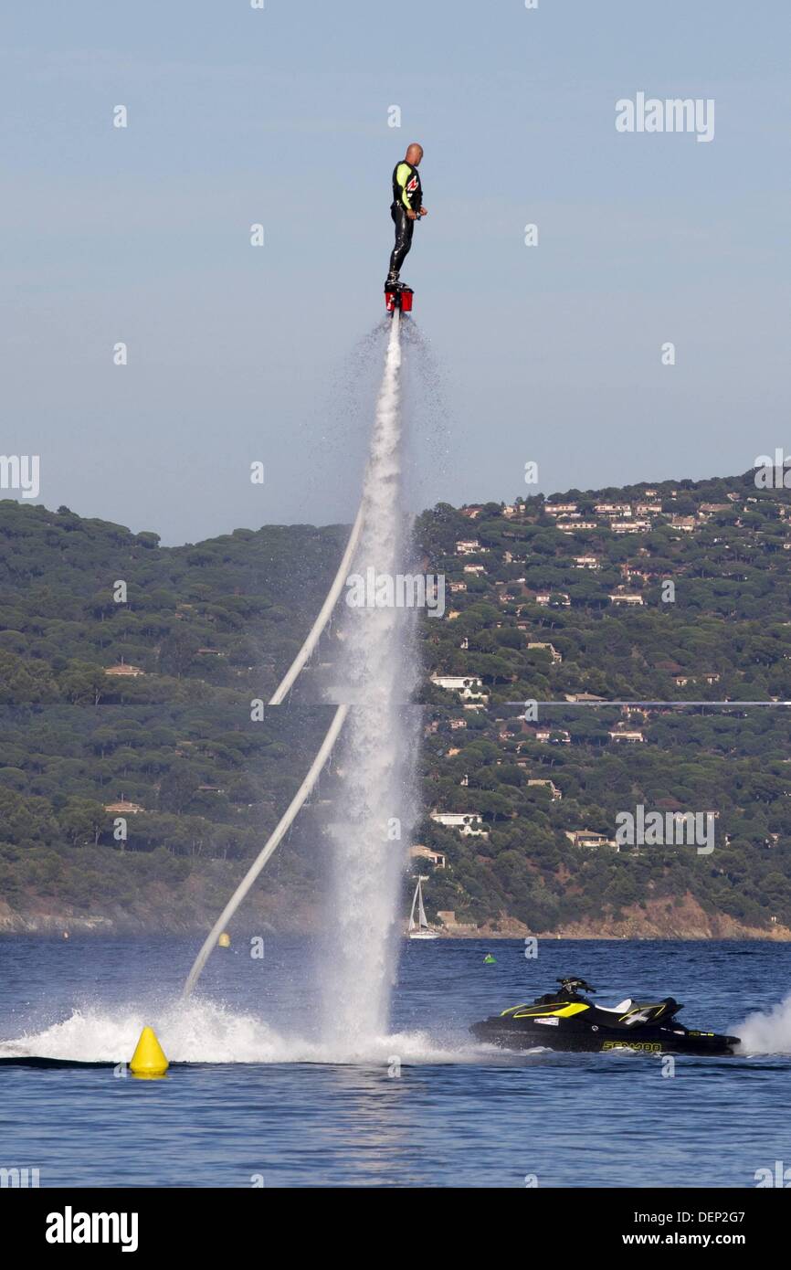 Frabce. 22nd Sep, 2013. Demonstration of the solo board flying system ...