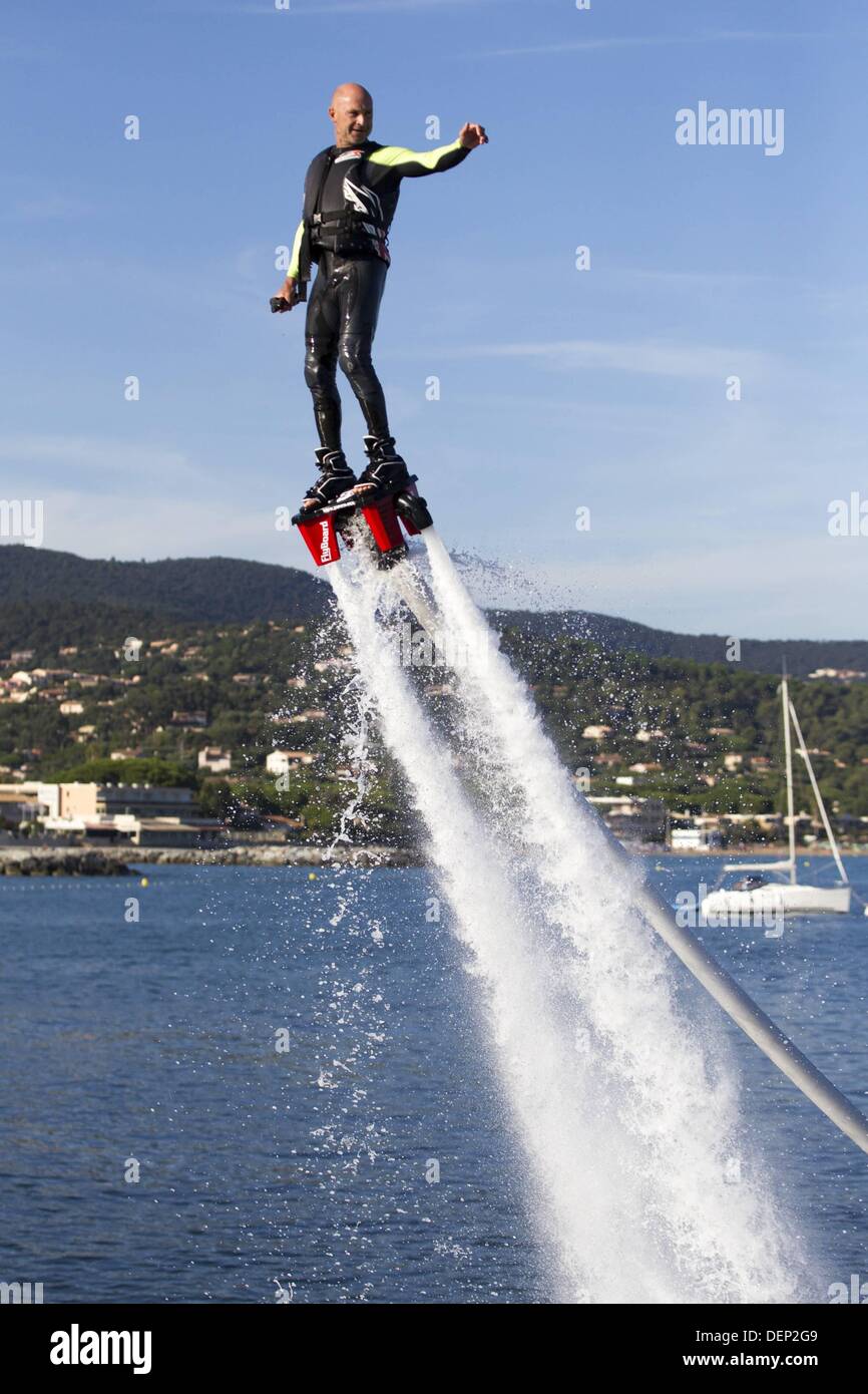 Frabce. 22nd Sep, 2013. Demonstration of the solo board flying system ...