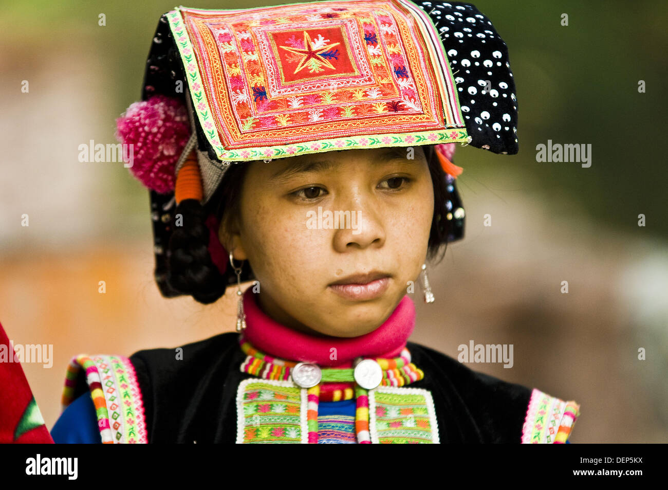 Yi tribe hi-res stock photography and images - Alamy