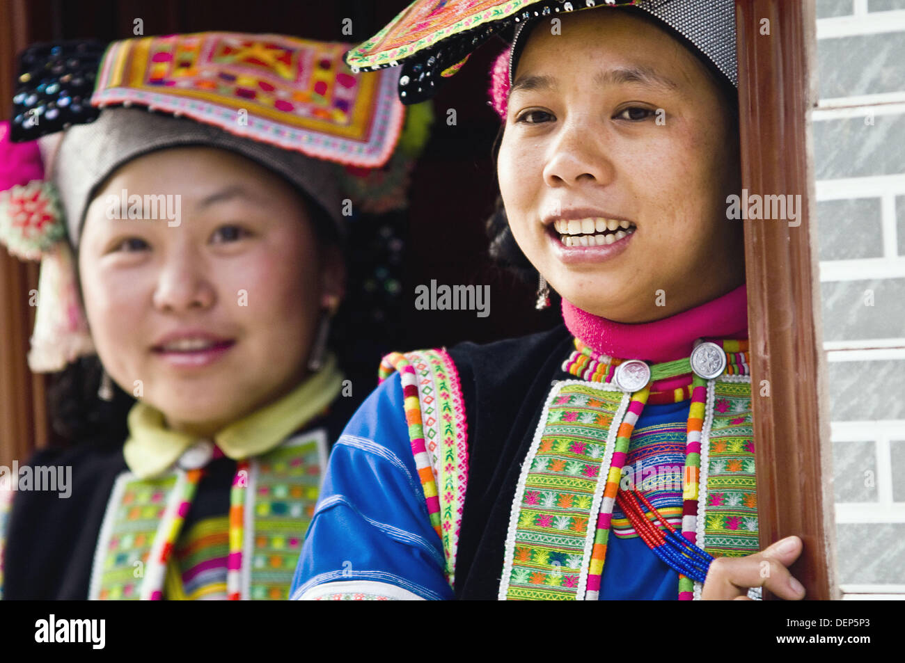 Yi tribe hi-res stock photography and images - Alamy