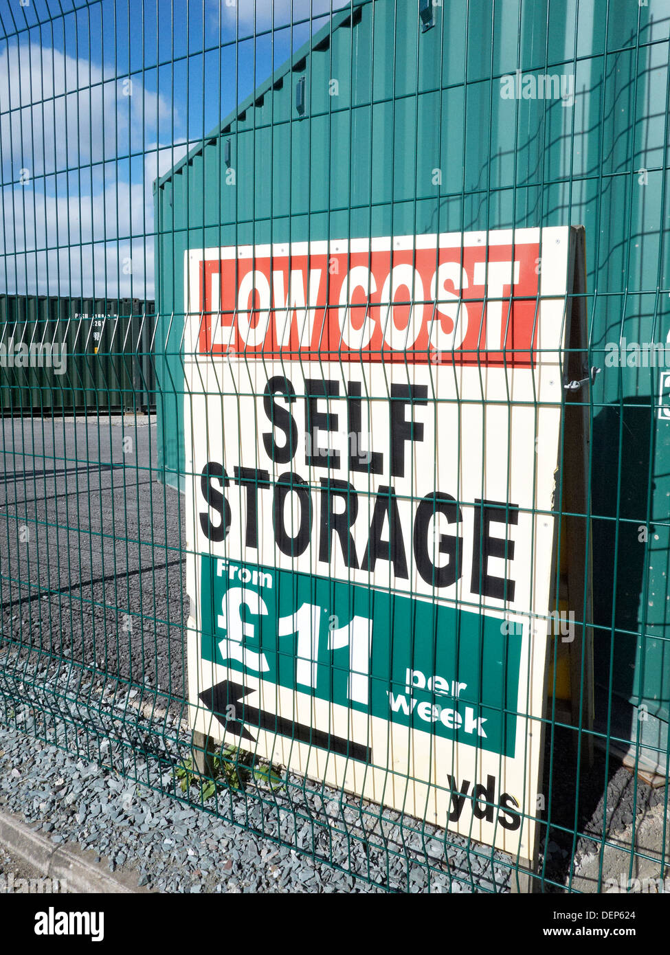 Self storage container hi-res stock photography and images - Alamy