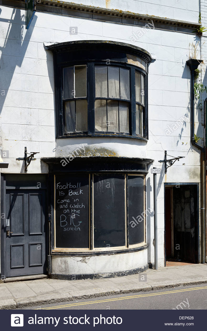 Run Down Pub High Resolution Stock Photography and Images - Alamy