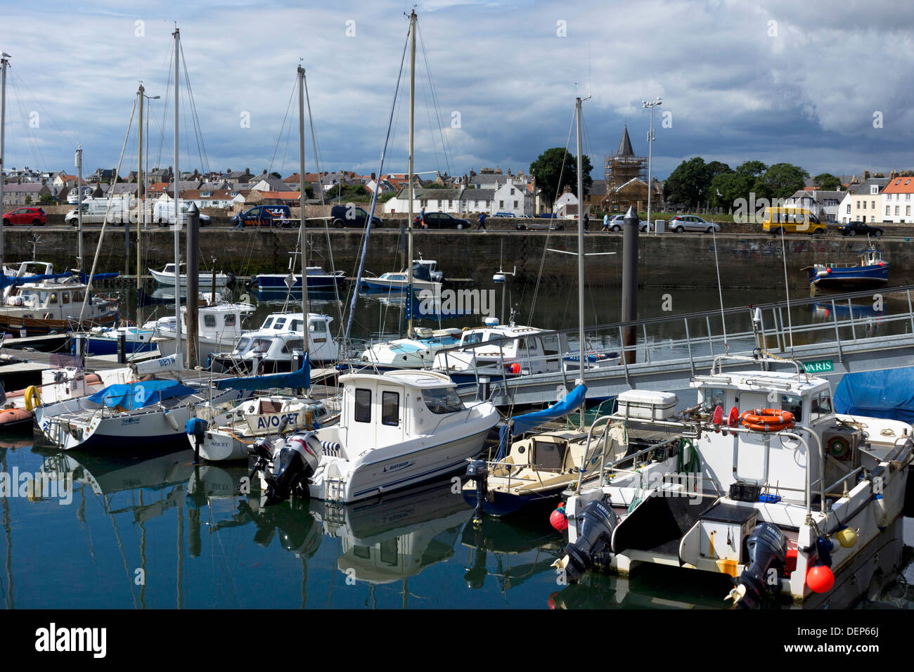 Pittenweem harbor hi-res stock photography and images - Alamy