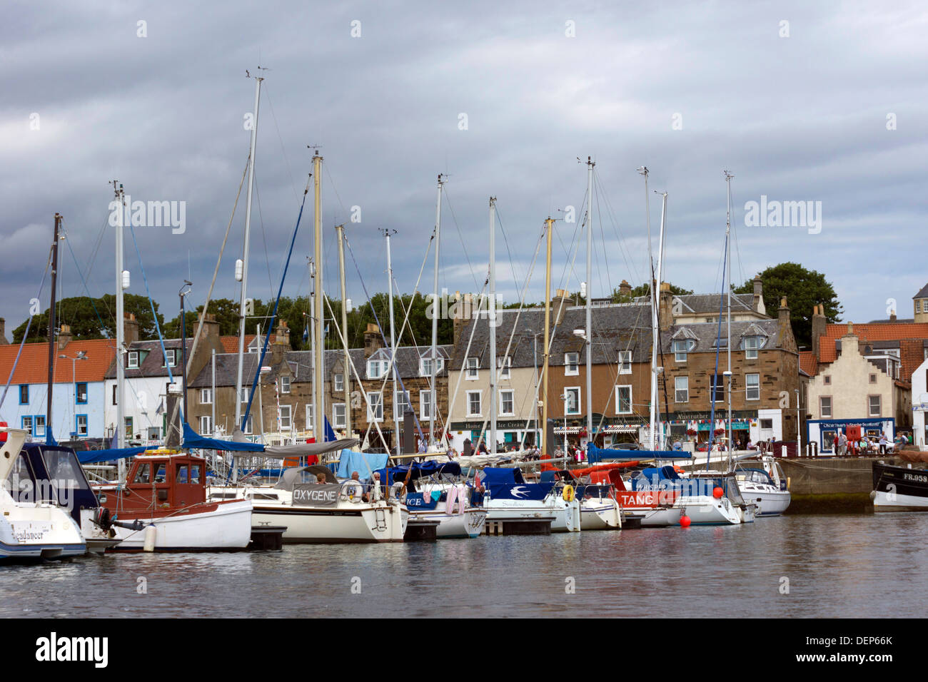 Harbour scotland britain europe eu hi-res stock photography and images ...