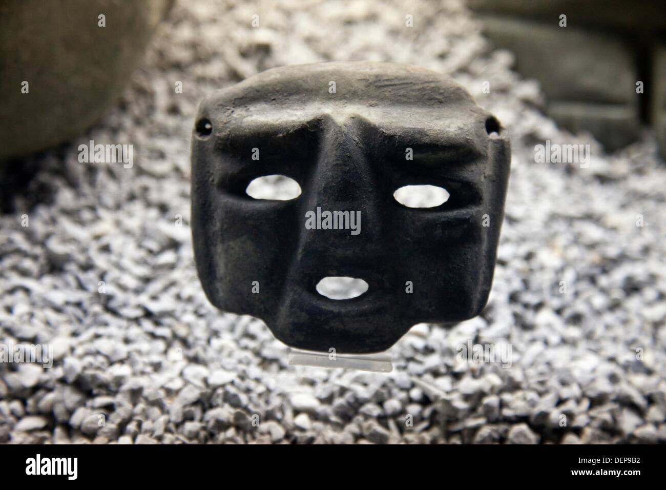 Stone mask hi-res stock photography and images - Alamy
