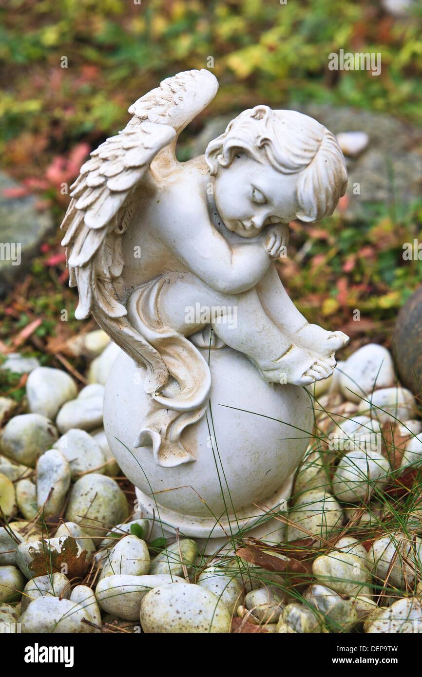 Sleeping angel hi-res stock photography and images - Alamy