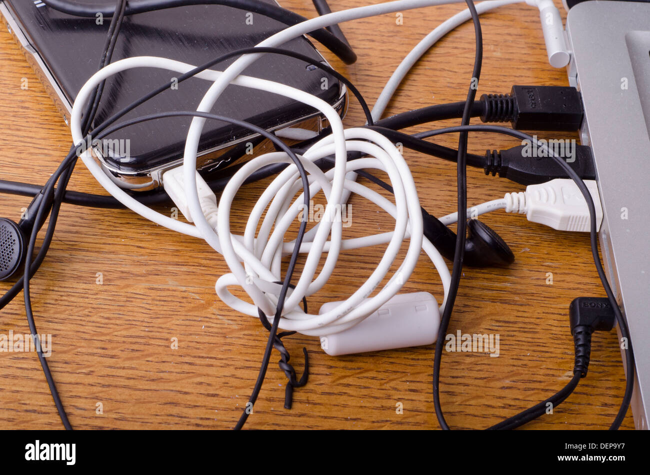 Tangle of cables hi-res stock photography and images - Alamy
