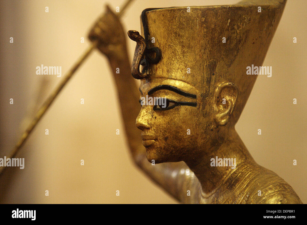 Ancient egypt harpoon hi-res stock photography and images - Alamy