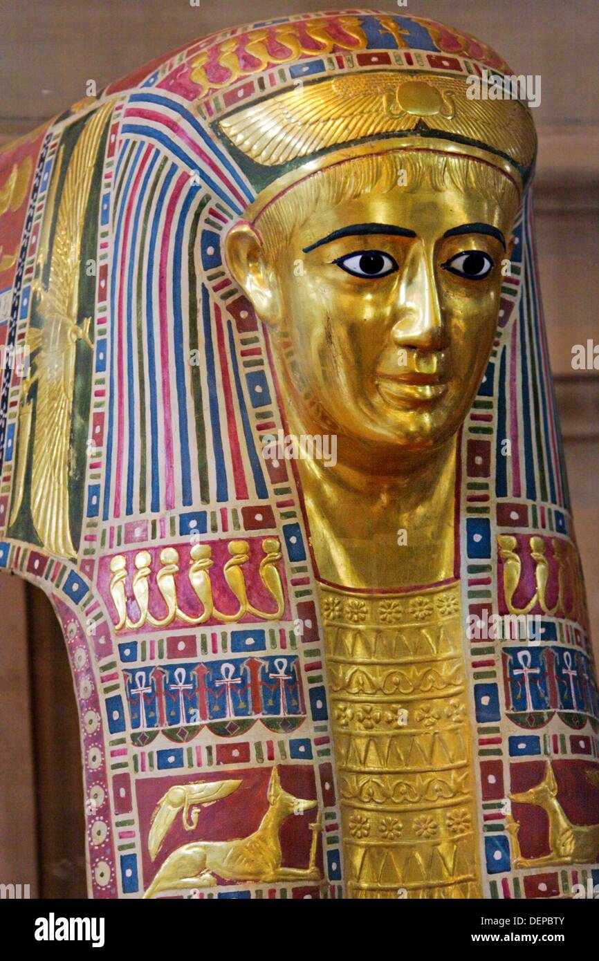 Roman egyptian funerary mask hi-res stock photography and images - Alamy