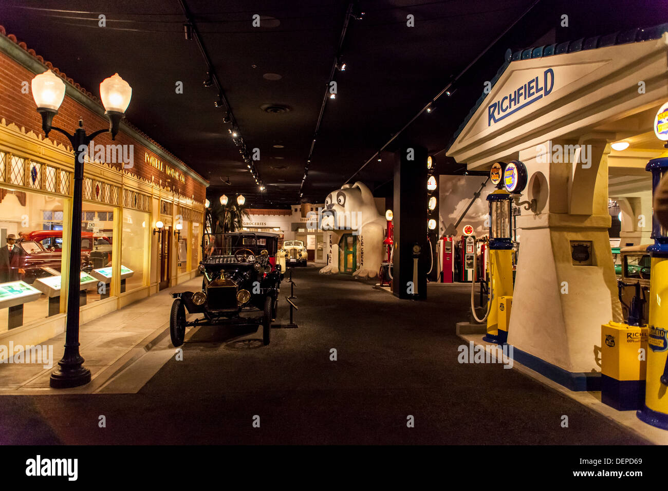 Peterson automotive museum hi-res stock photography and images - Alamy