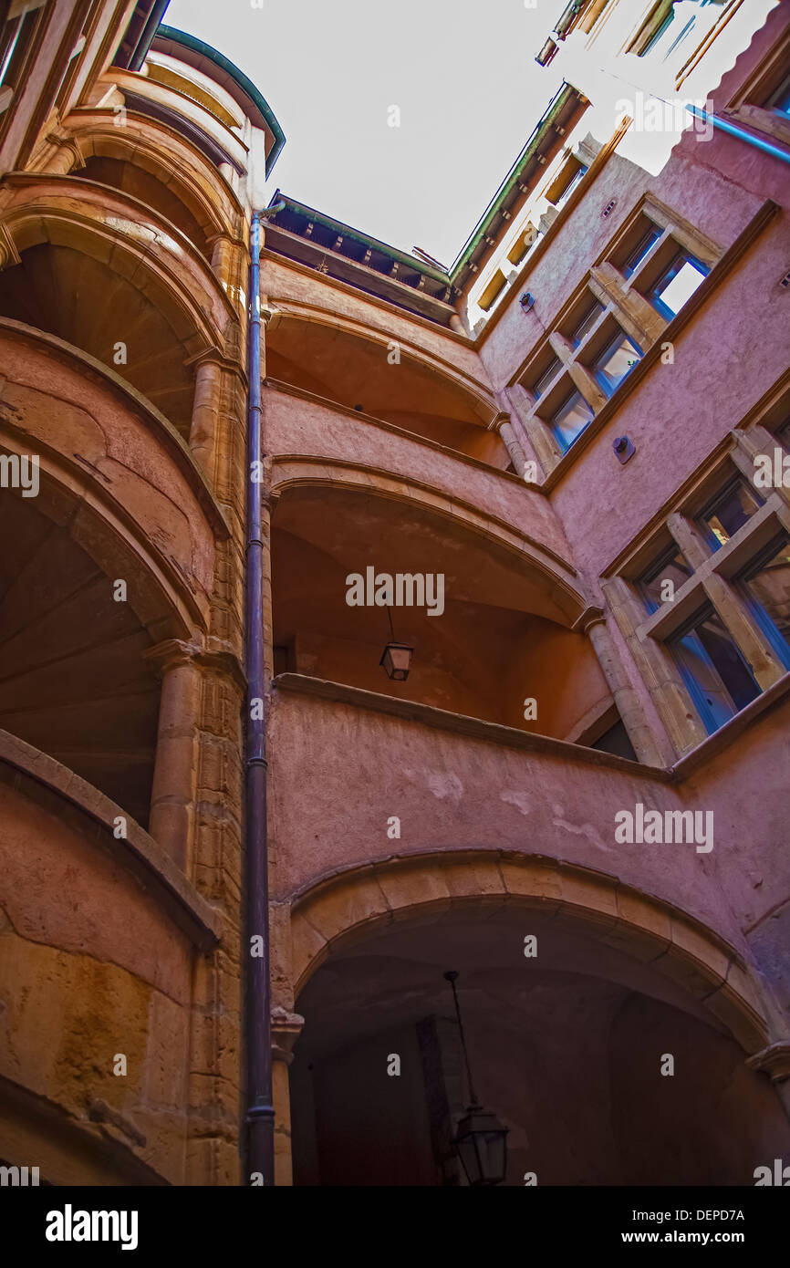 Ancient courtyard hi-res stock photography and images - Alamy