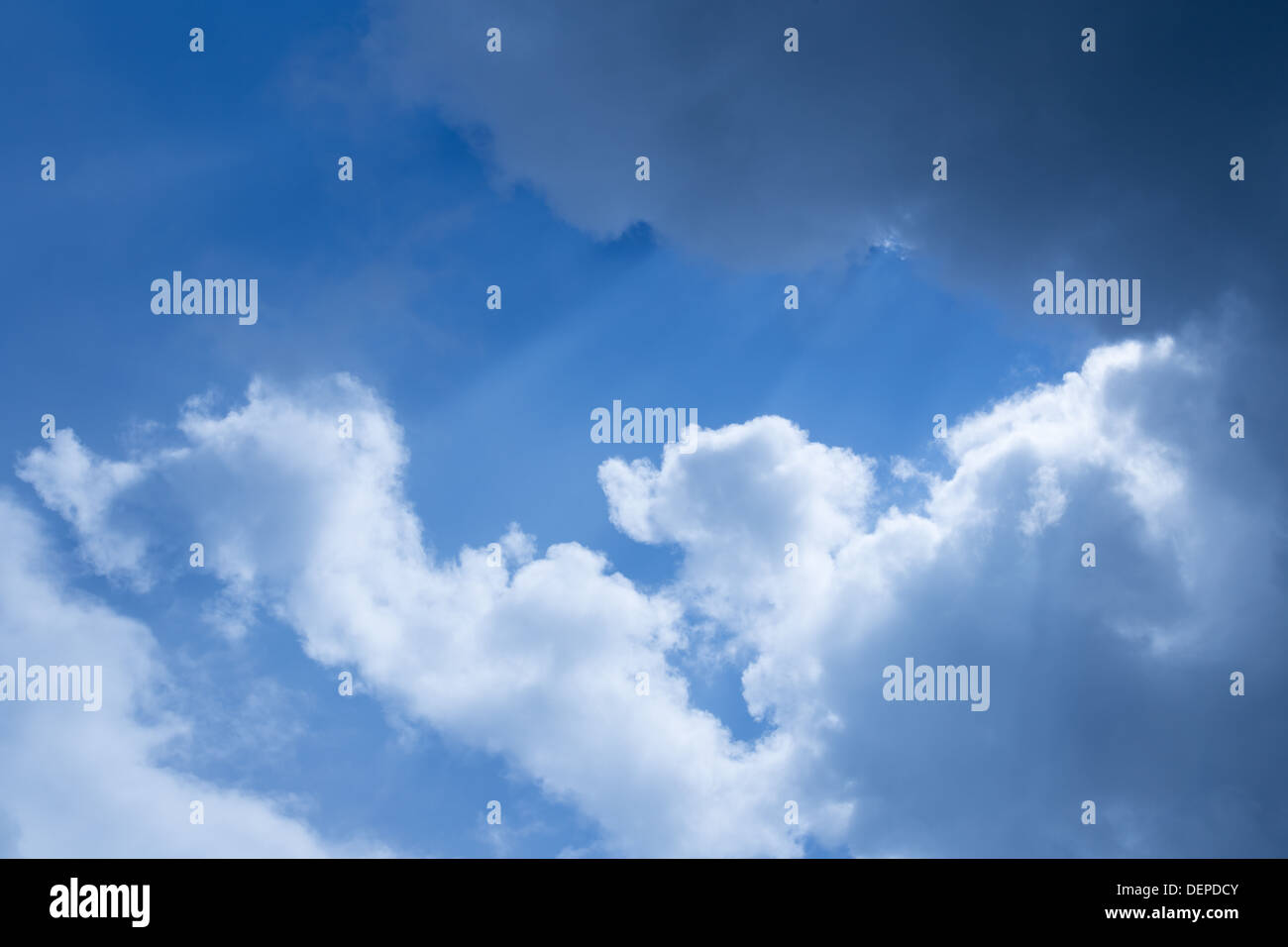Sky blue day background hi-res stock photography and images - Alamy