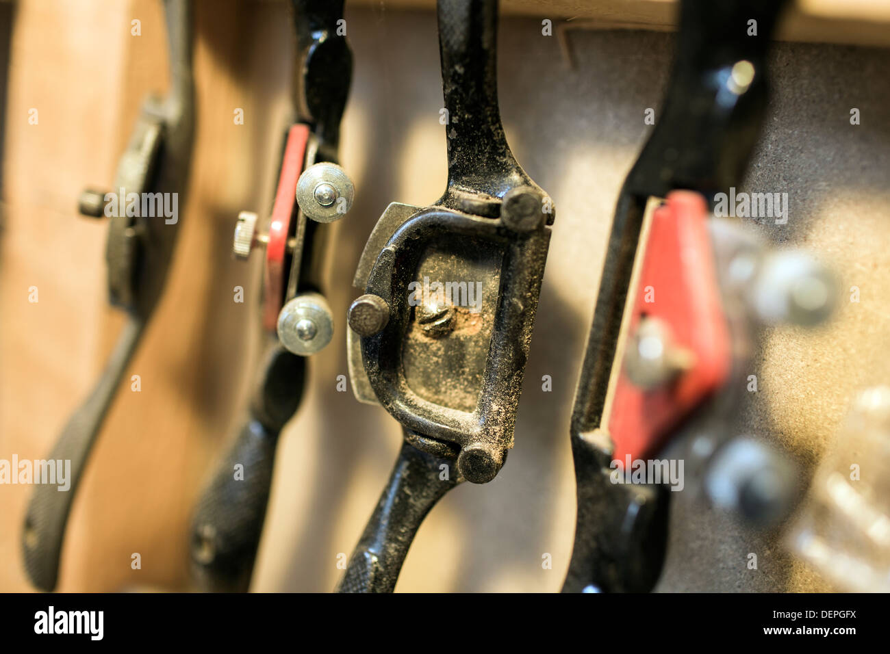 Small metal components hi-res stock photography and images - Alamy