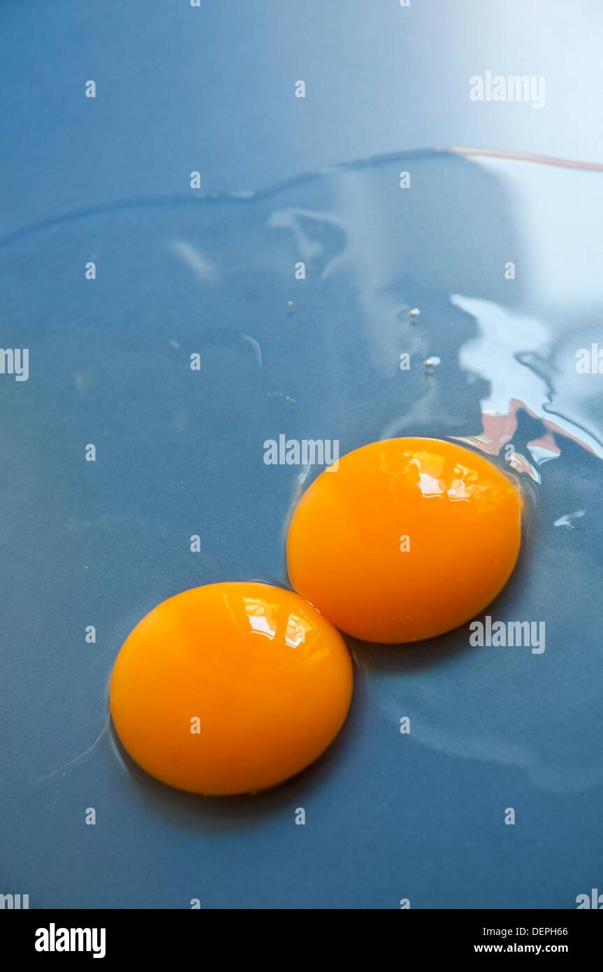 Twin egg hi-res stock photography and images - Alamy