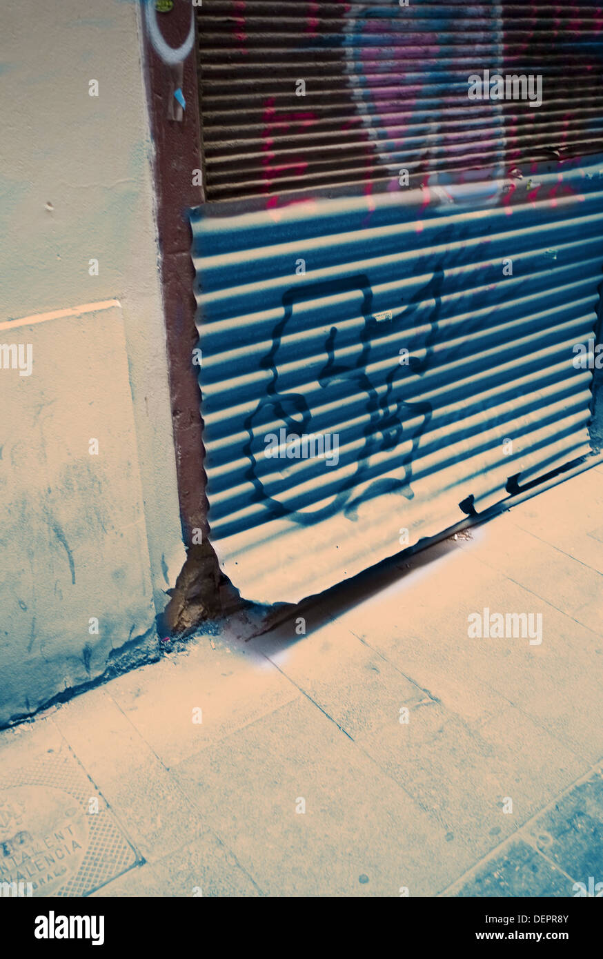 Broken iron hi-res stock photography and images - Alamy