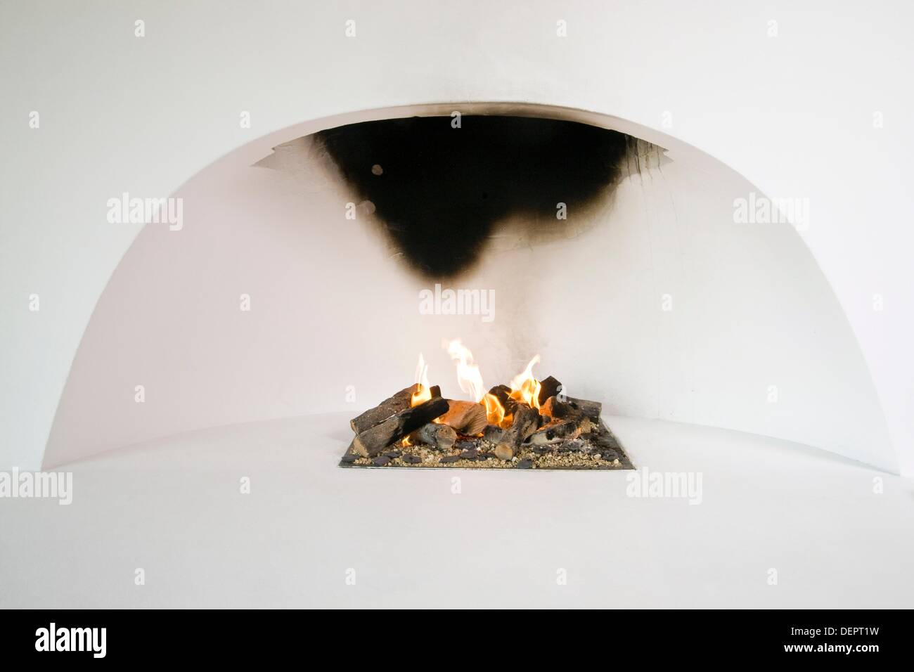 White fireplaces hi-res stock photography and images - Alamy