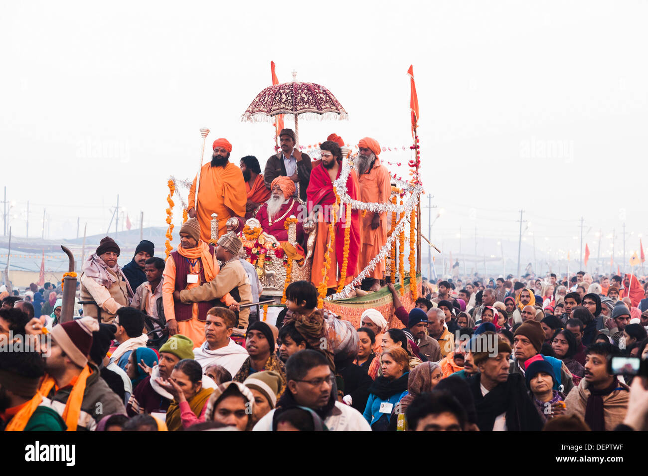 Sadhus holy bath hi-res stock photography and images - Alamy