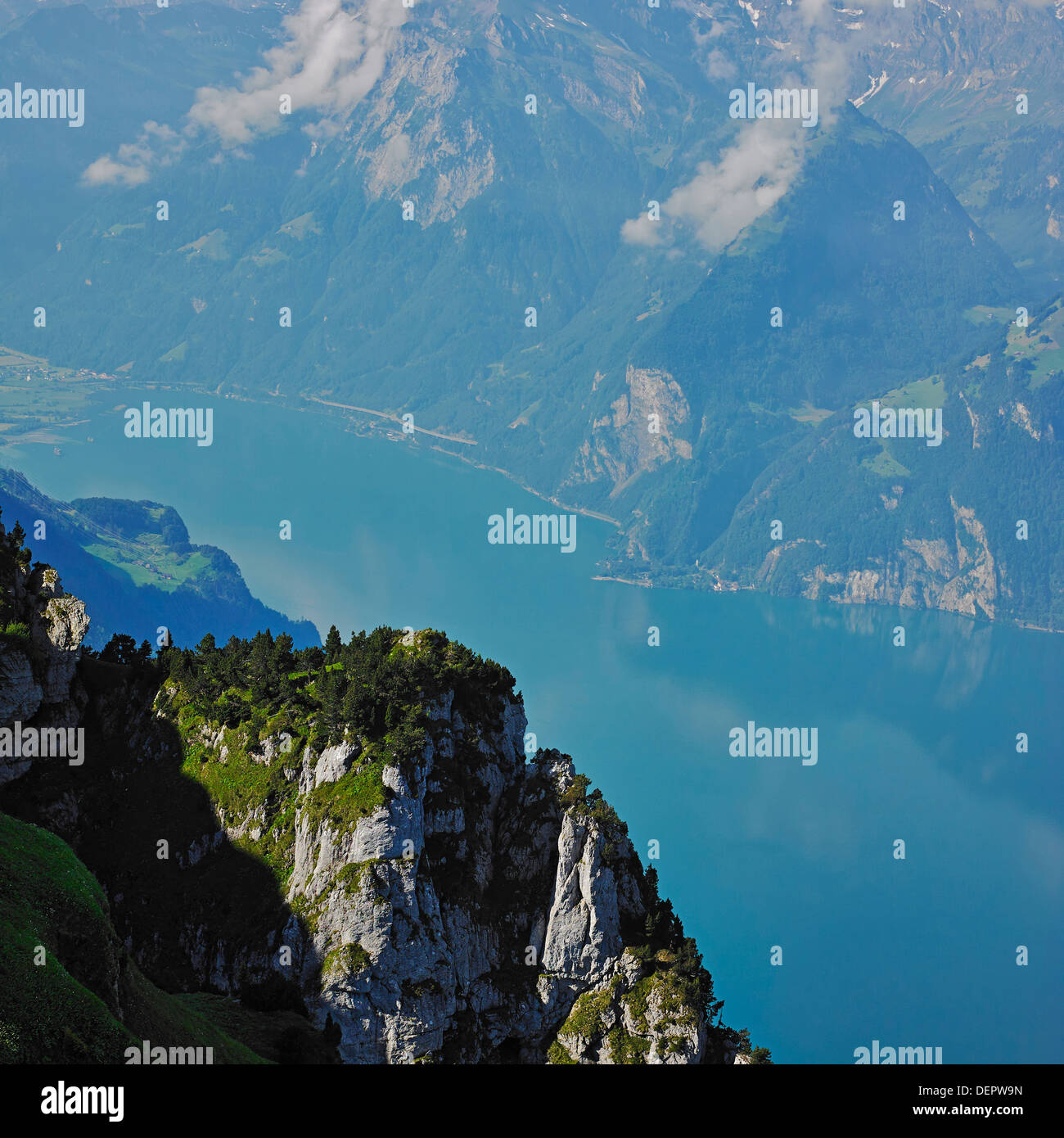 Lake lucerne hi-res stock photography and images - Alamy