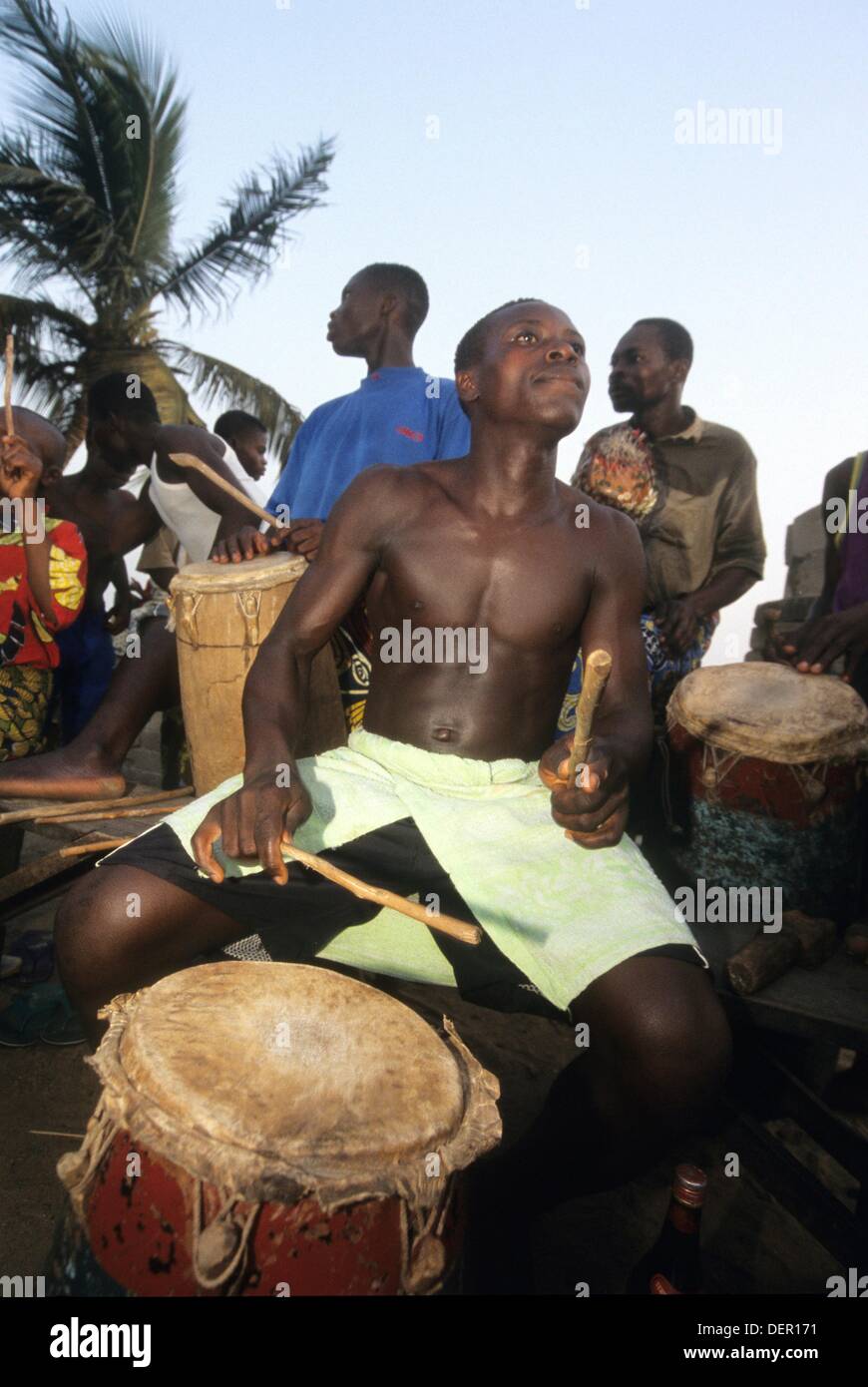 Vaudou afrique hi-res stock photography and images - Alamy