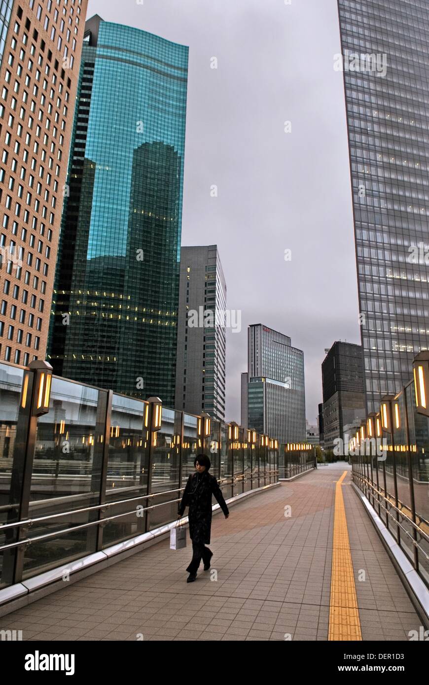 Shiodome shimbashi district hi-res stock photography and images - Alamy