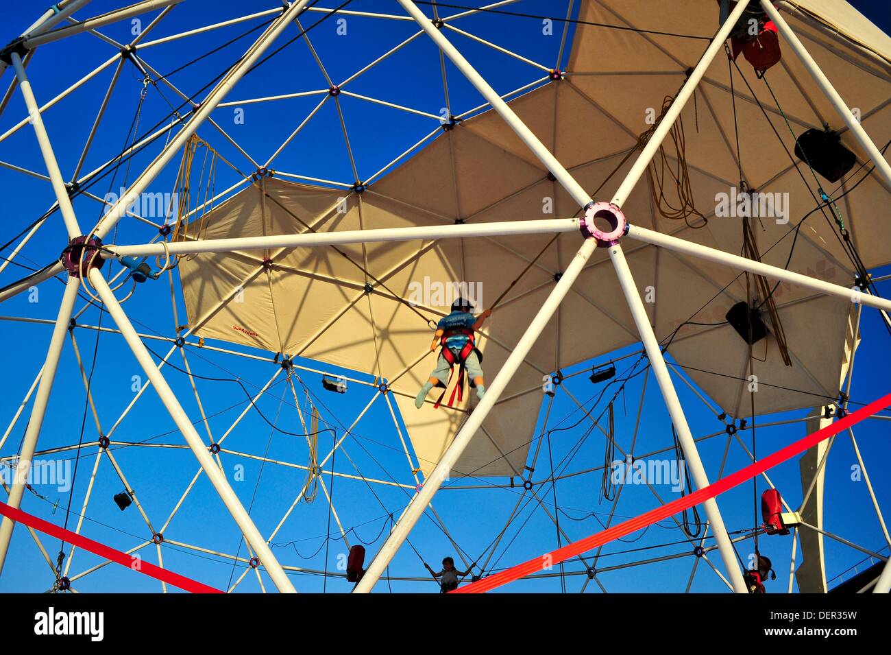 Elastic metal hi-res stock photography and images - Alamy