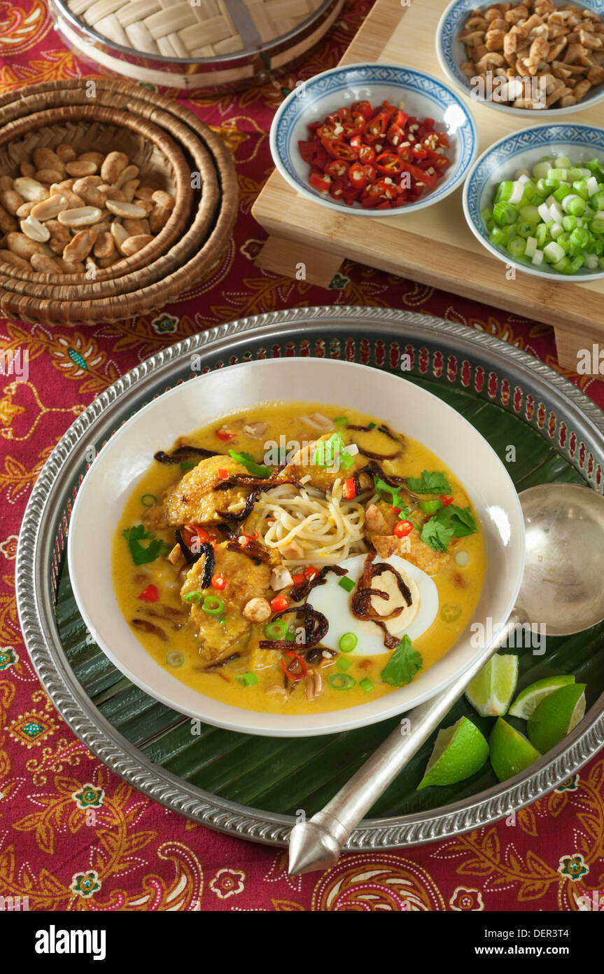 Ohno kaukswe. Burmese Chicken Coconut Curry Noodle Soup. Burma Myanmar ...