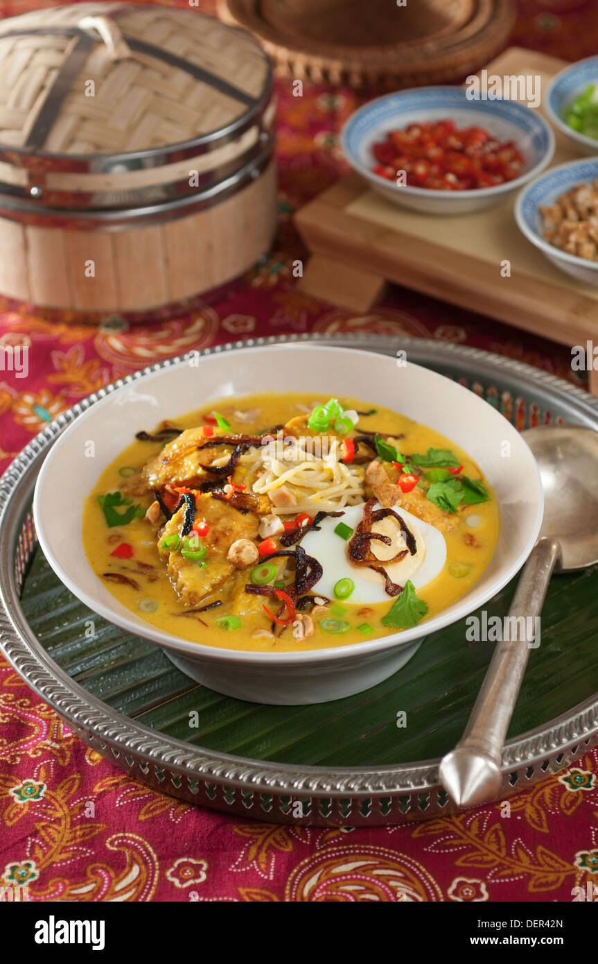 Ohno kaukswe. Burmese Chicken Coconut Curry Noodle Soup. Burma Myanmar ...