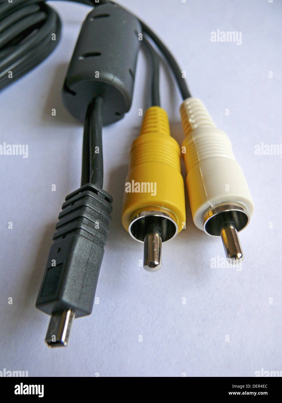 India cable tv hi-res stock photography and images - Alamy