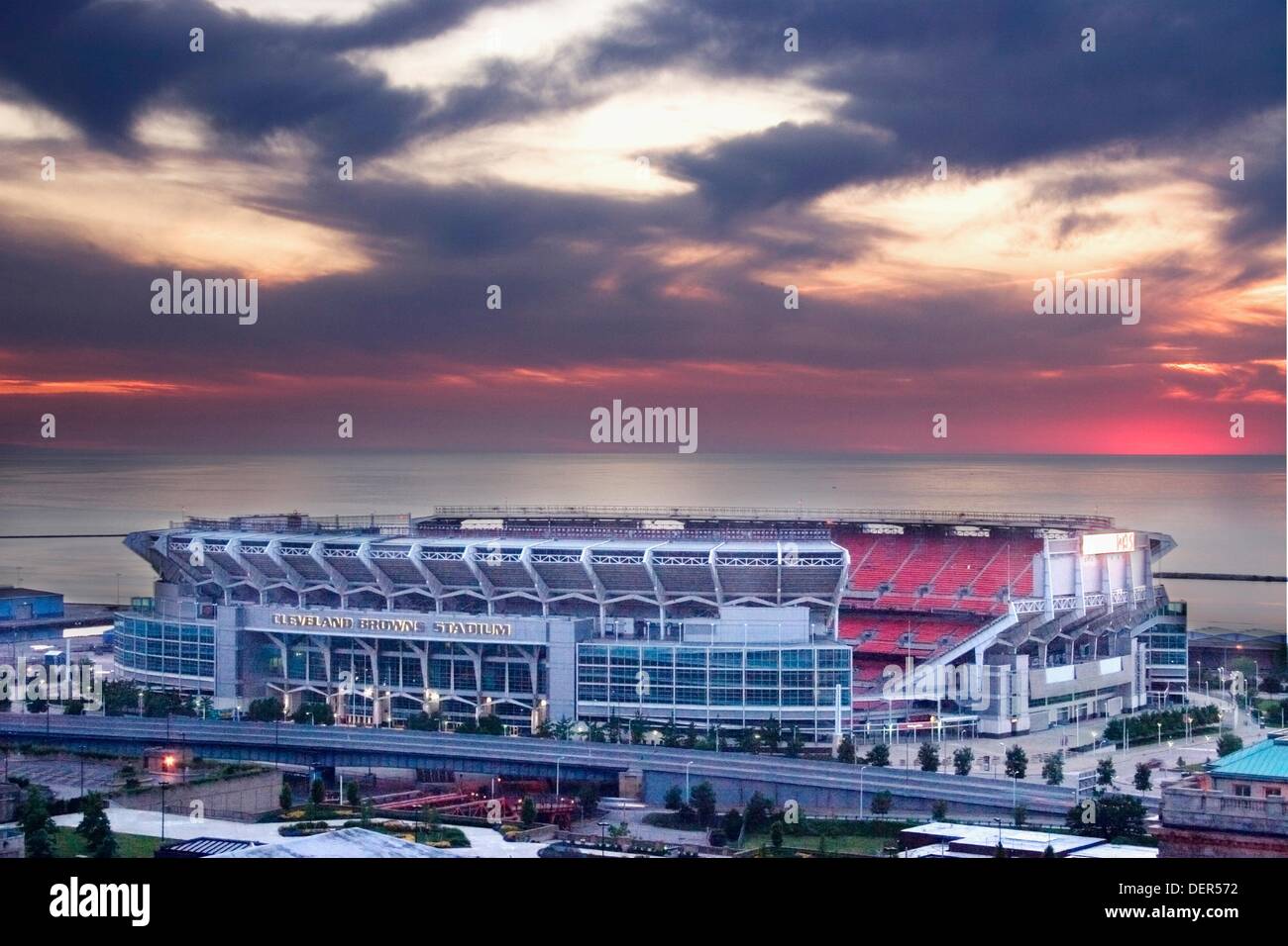 Memorial shoreway High Resolution Stock Photography and Images - Alamy