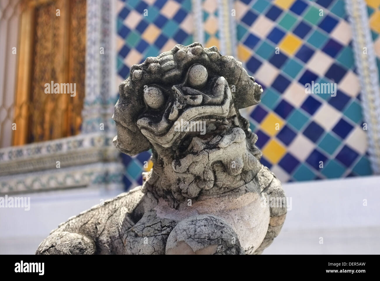 Chinese temple dog hi-res stock photography and images - Alamy