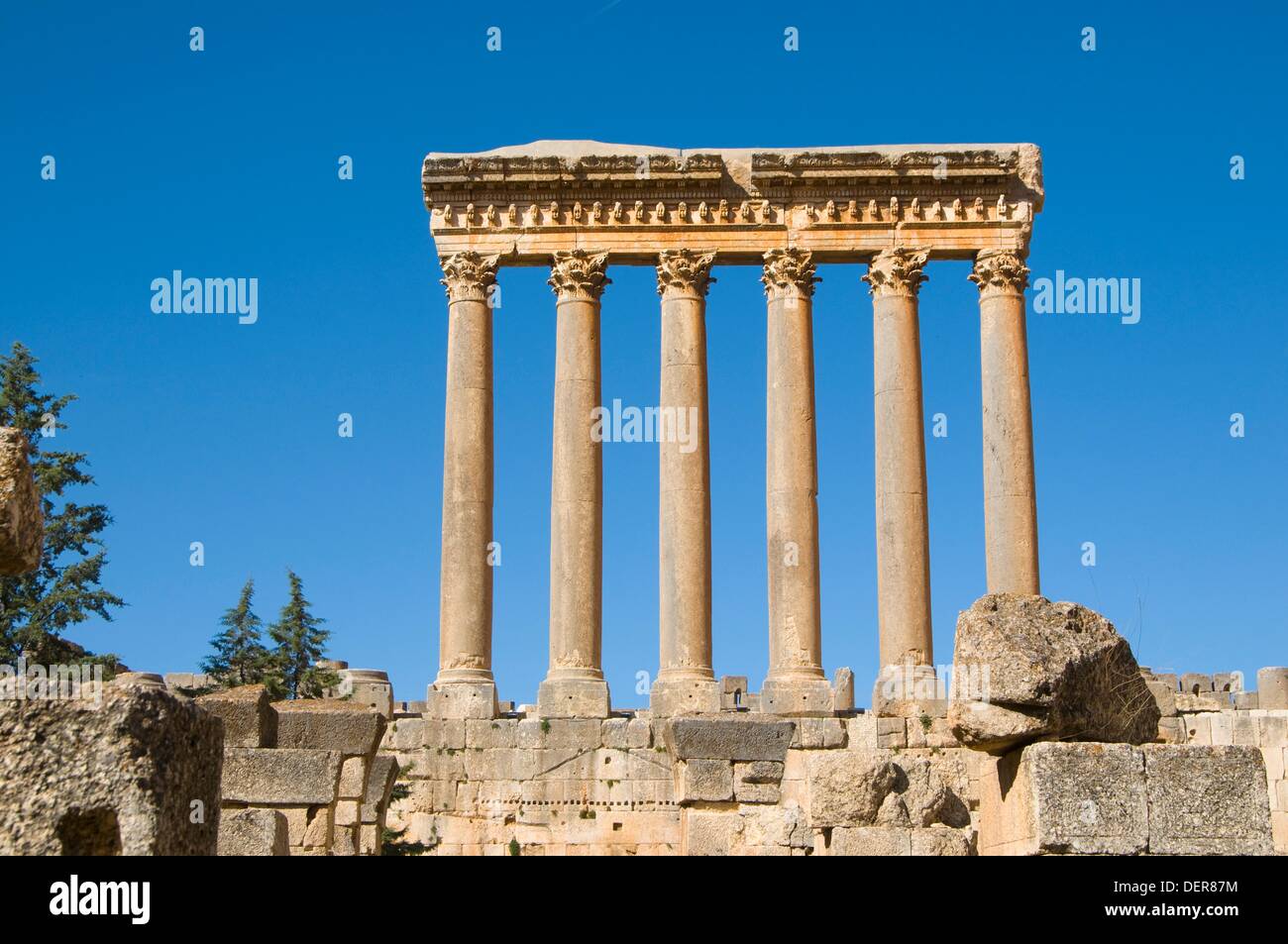 Baalbek temple of jupiter lebanon hi-res stock photography and images ...