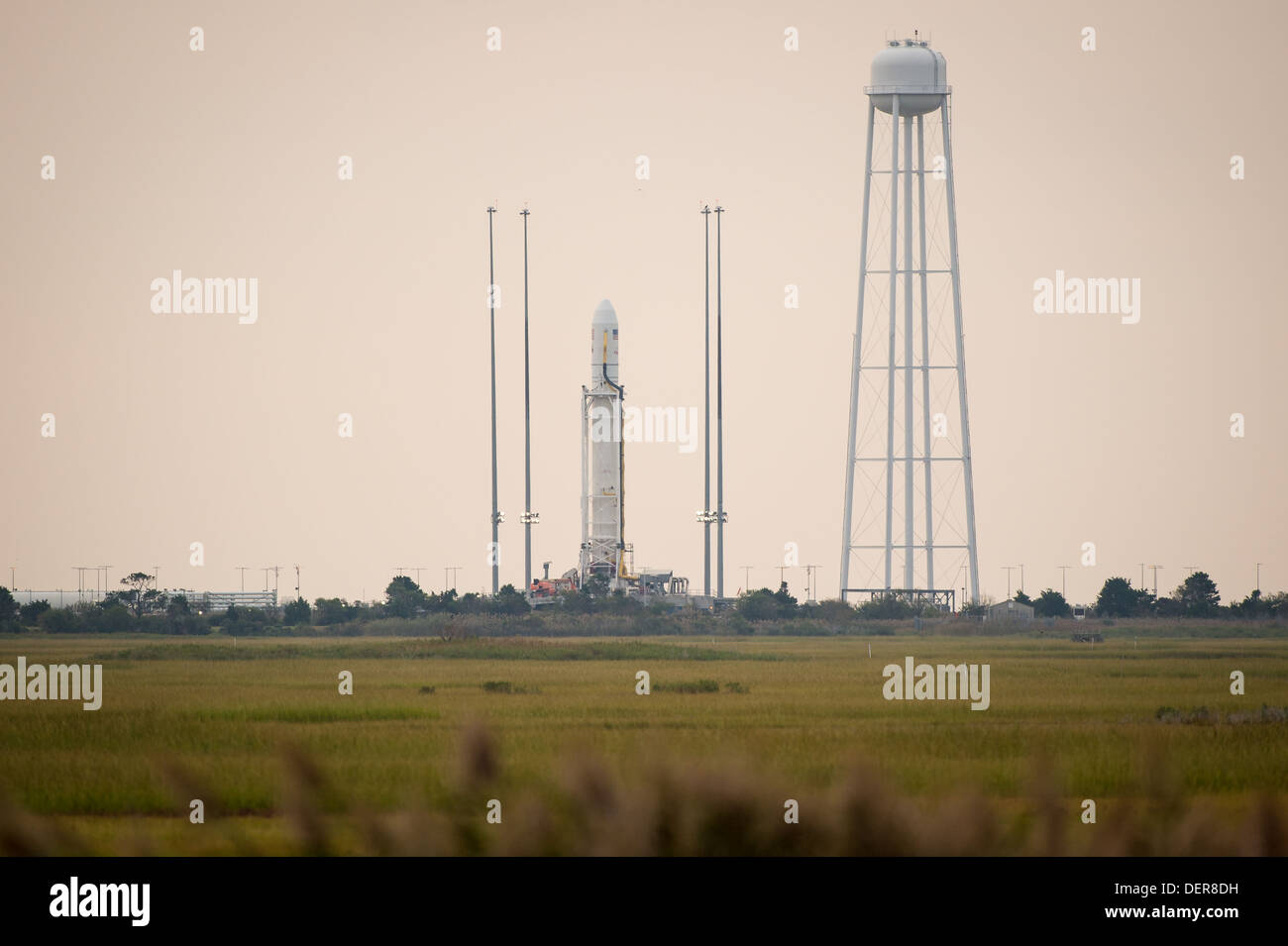 Antares Cygnus Cargo Resupply Stock Photo - Alamy