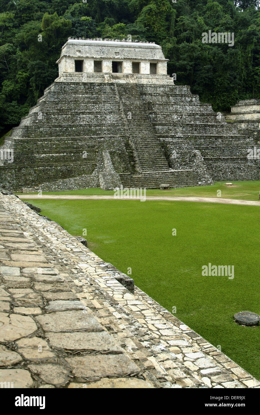 Inscriptions temple hi-res stock photography and images - Alamy