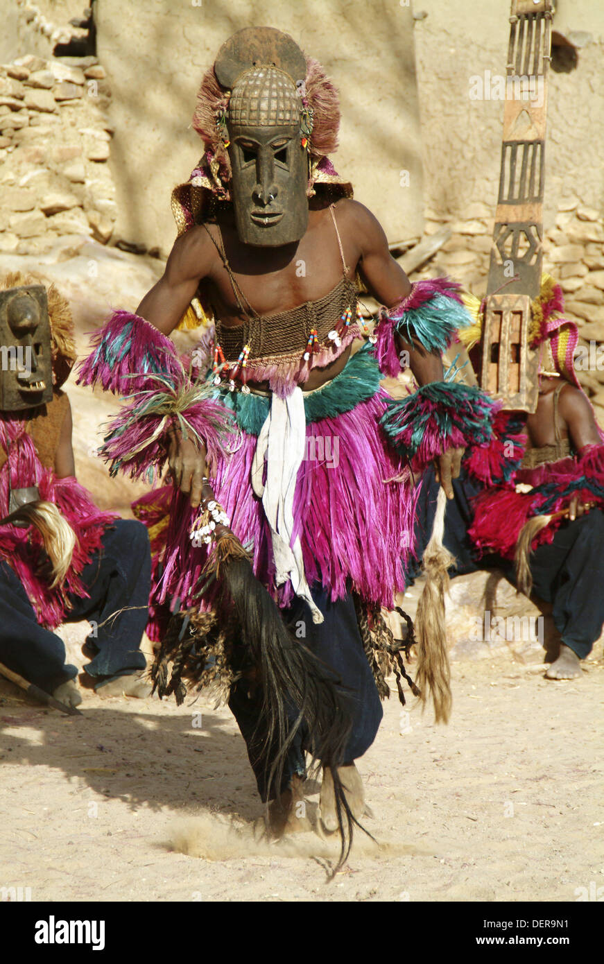 African dance mali hi-res stock photography and images - Alamy