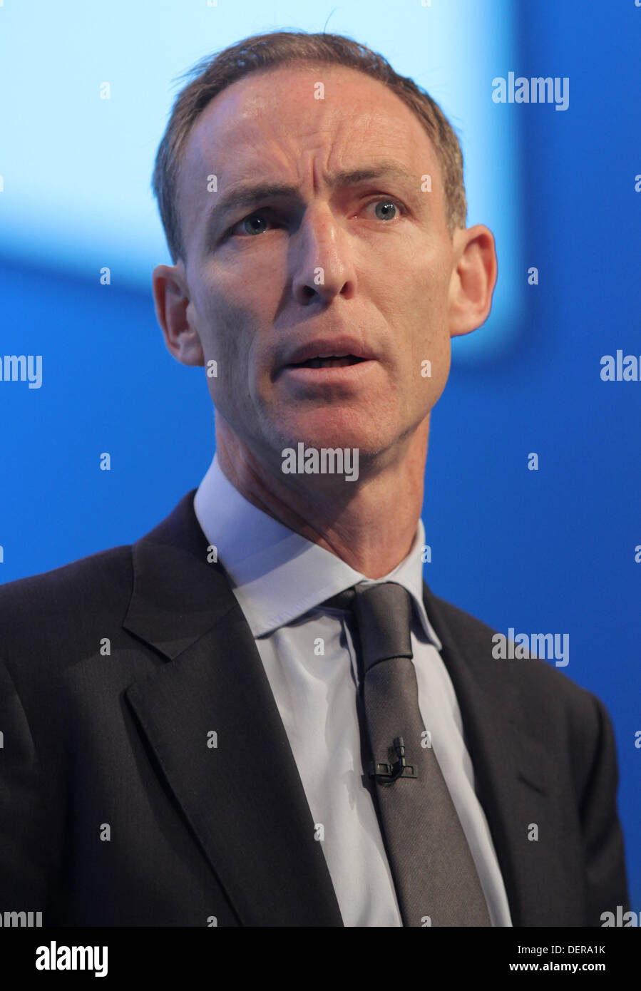 Shadow defence secretary jim murphy centre hi-res stock photography and ...