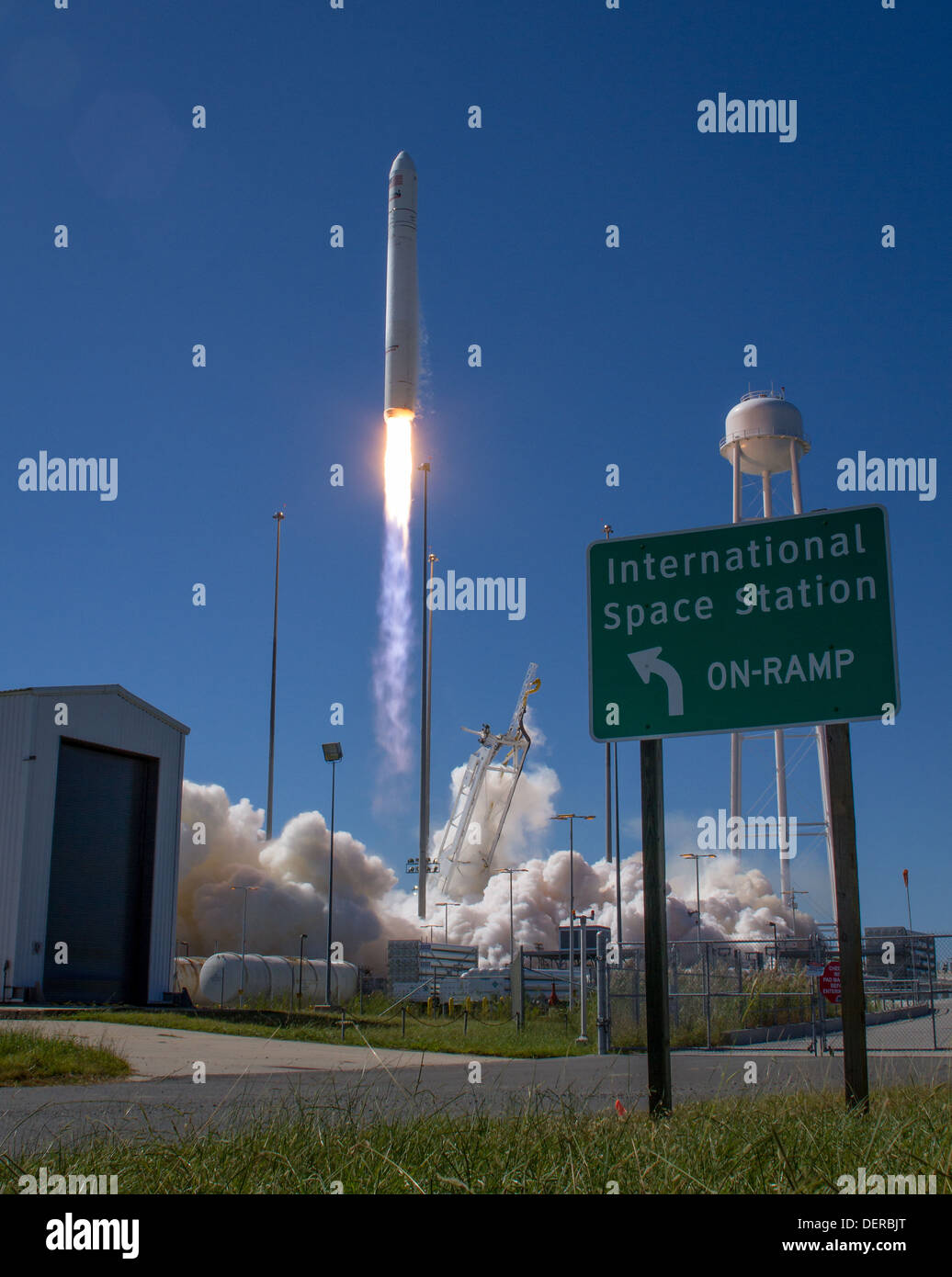 The Antares rocket launched from the Mid-Atlantic Regional Spaceport ...