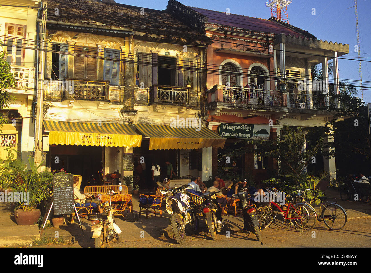 Decaying pub hi-res stock photography and images - Alamy
