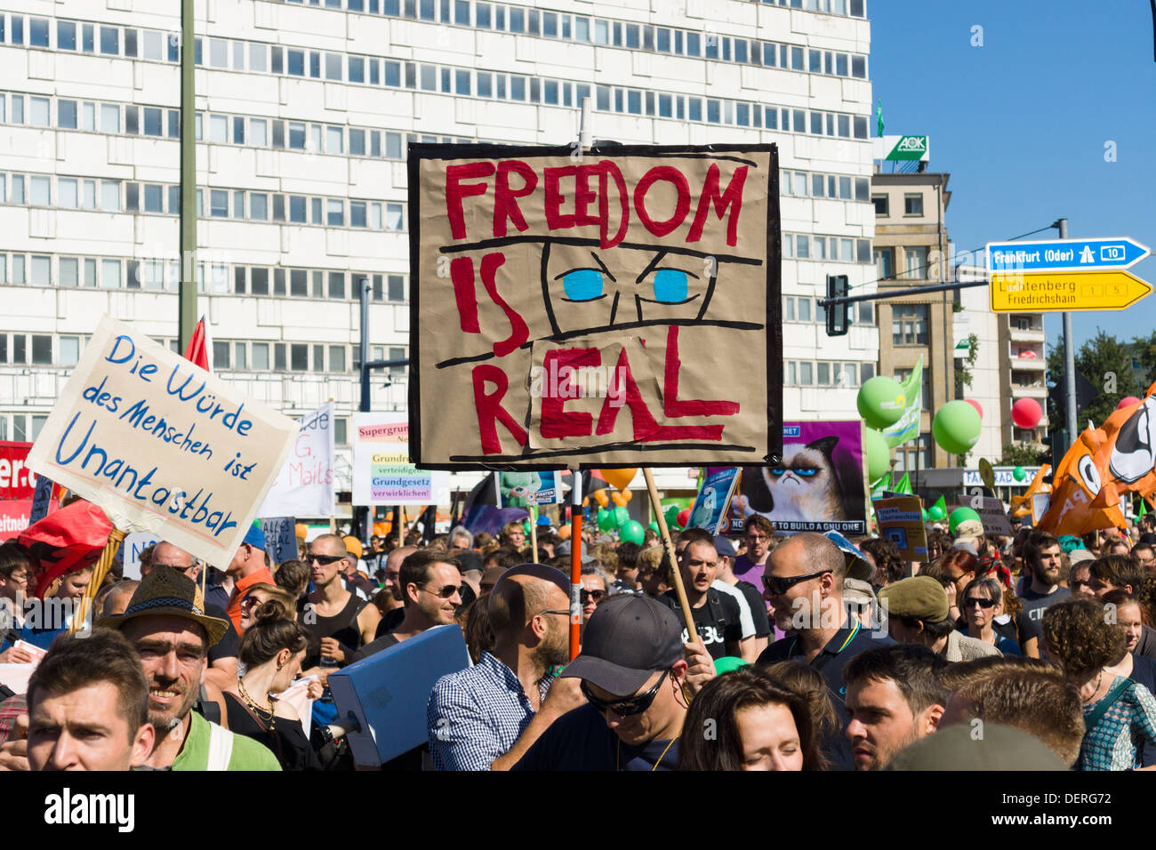 Under the motto "Freedom not Fear" several thousand people demonstrated ...