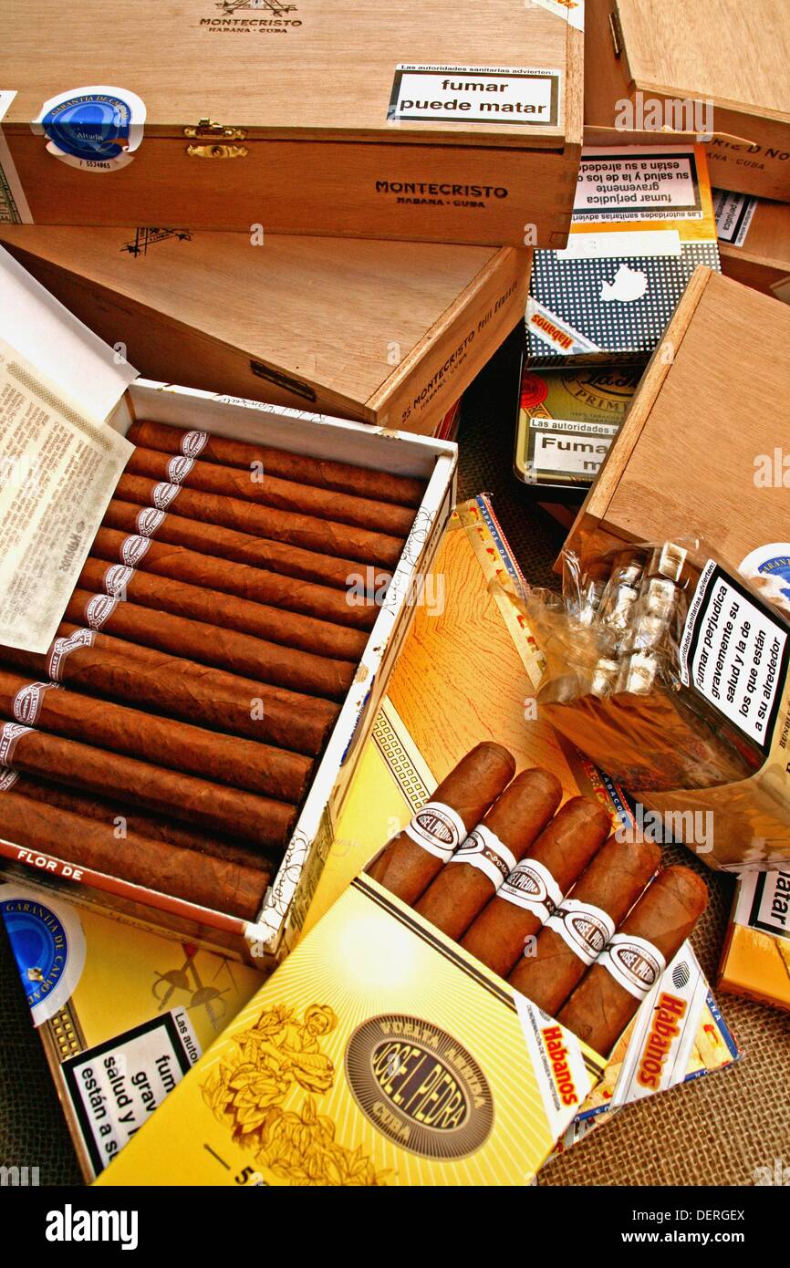 Cigar boxes hi-res stock photography and images - Alamy