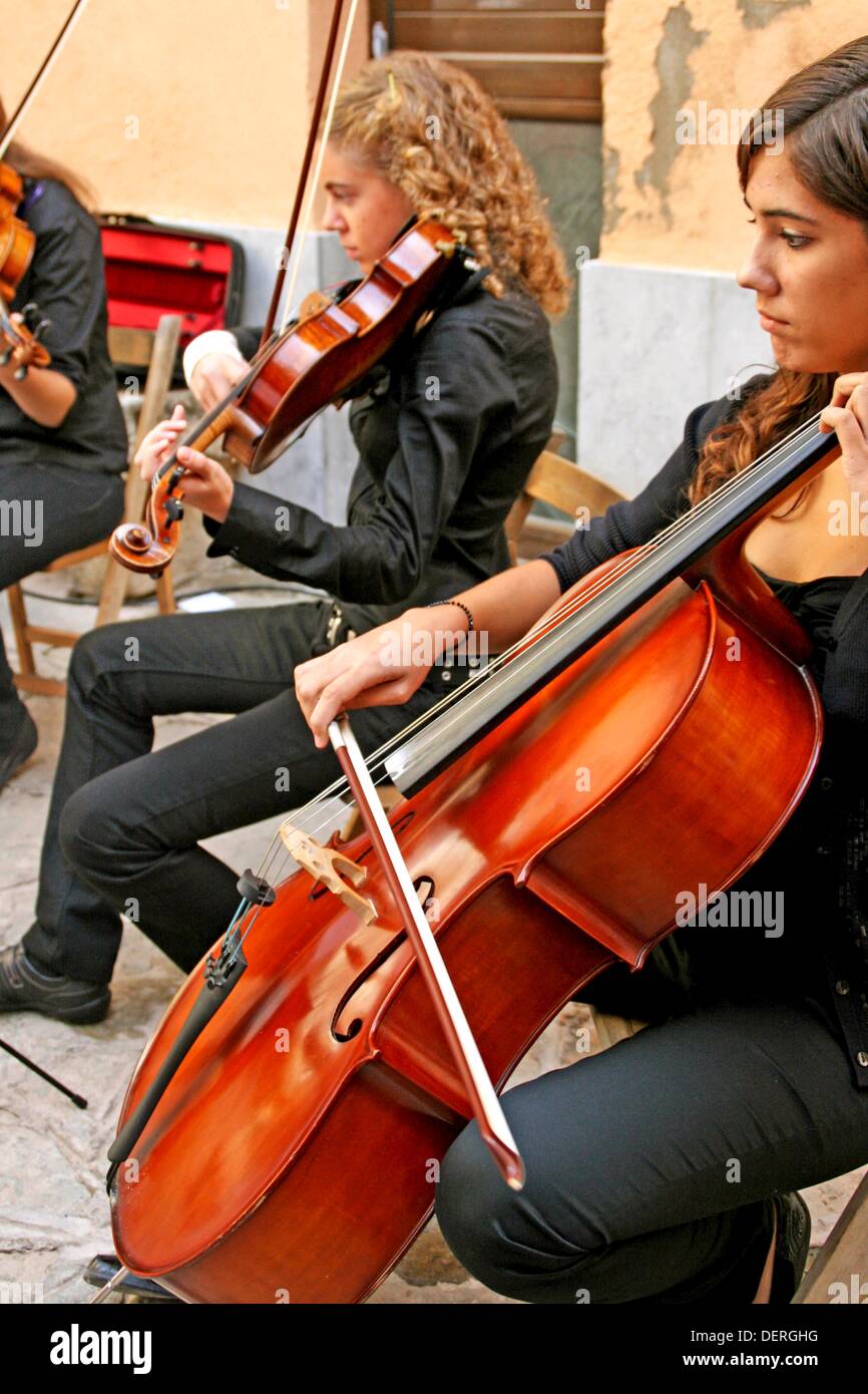 Basses and violin hi-res stock photography and images - Alamy