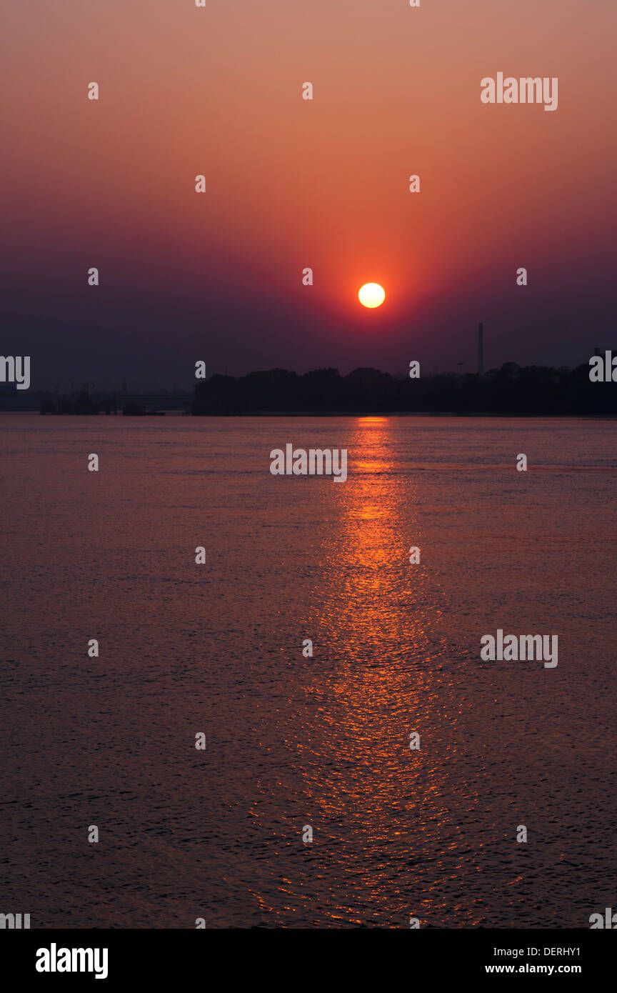 Kolkata sunset india calcutta hi-res stock photography and images - Alamy