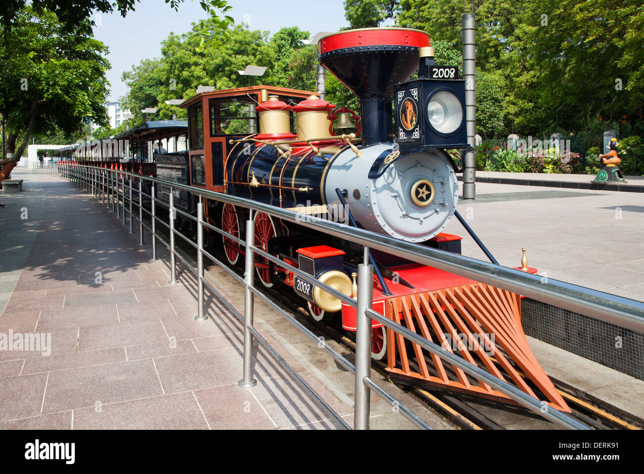 Train amusement park hi-res stock photography and images - Alamy