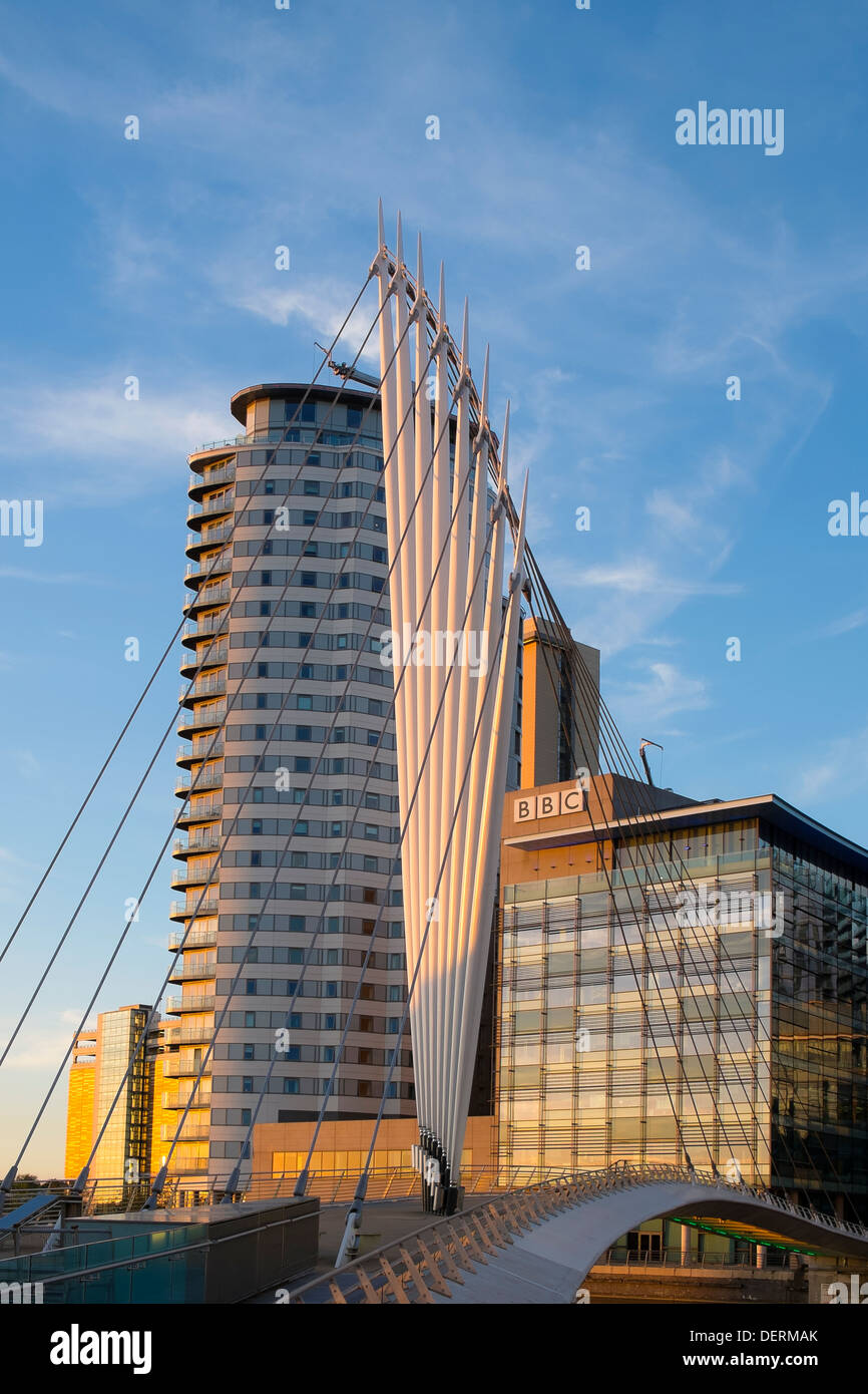 Manchester redevelopment modern city hi-res stock photography and ...