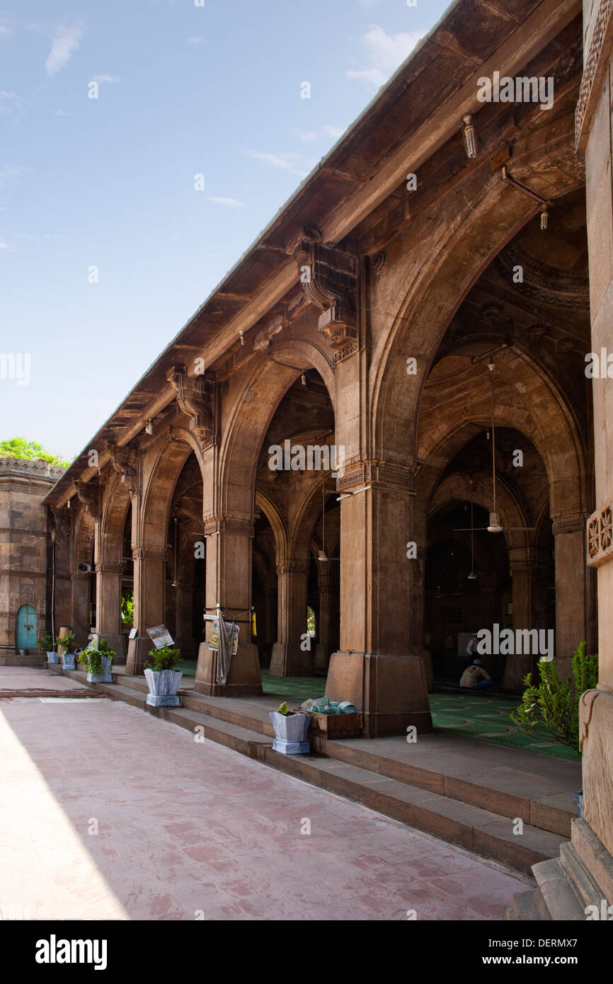 Courtyard of a mosque, Sidi Saiyyed Mosque, Ahmedabad, Gujarat, India ...