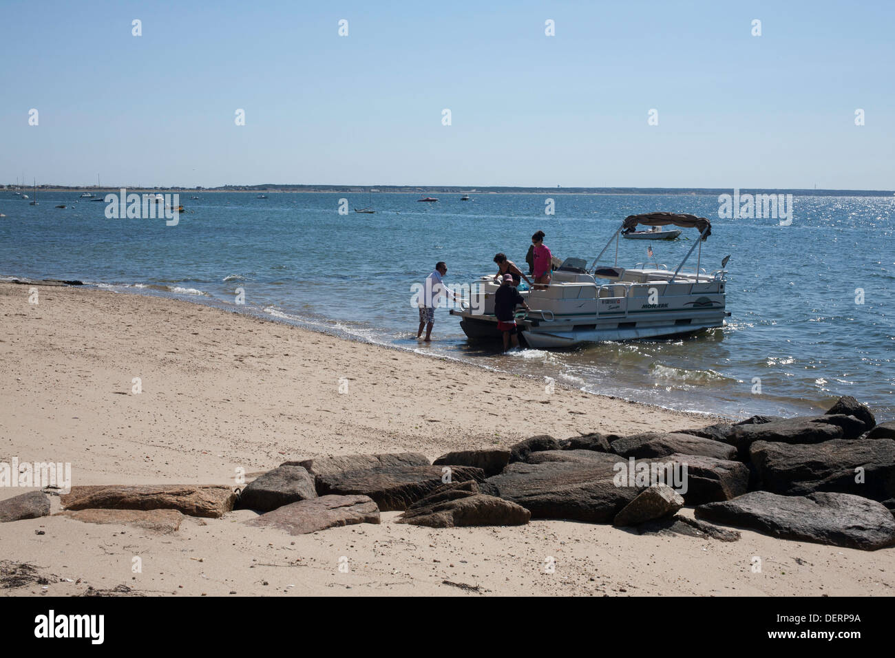 Pontoon Boat Family High Resolution Stock Photography and Images - Alamy