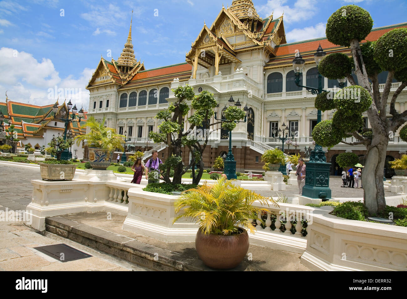 Grand palace bangkok hi-res stock photography and images - Alamy