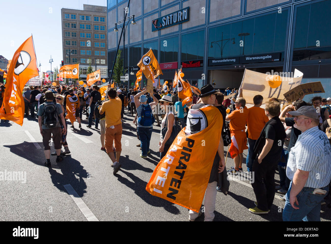 Under the motto "Freedom not Fear" several thousand people demonstrated ...
