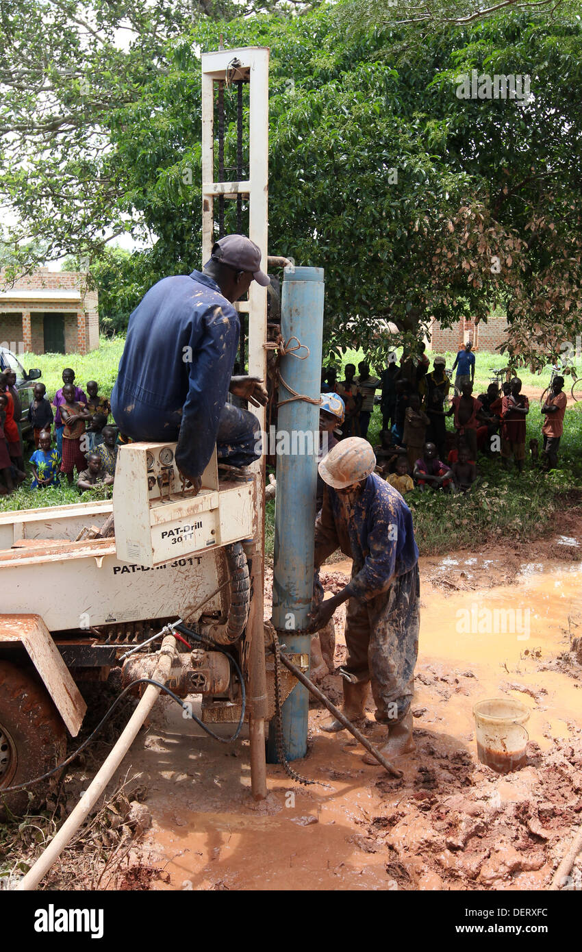 Drilling well africa hi-res stock photography and images - Alamy
