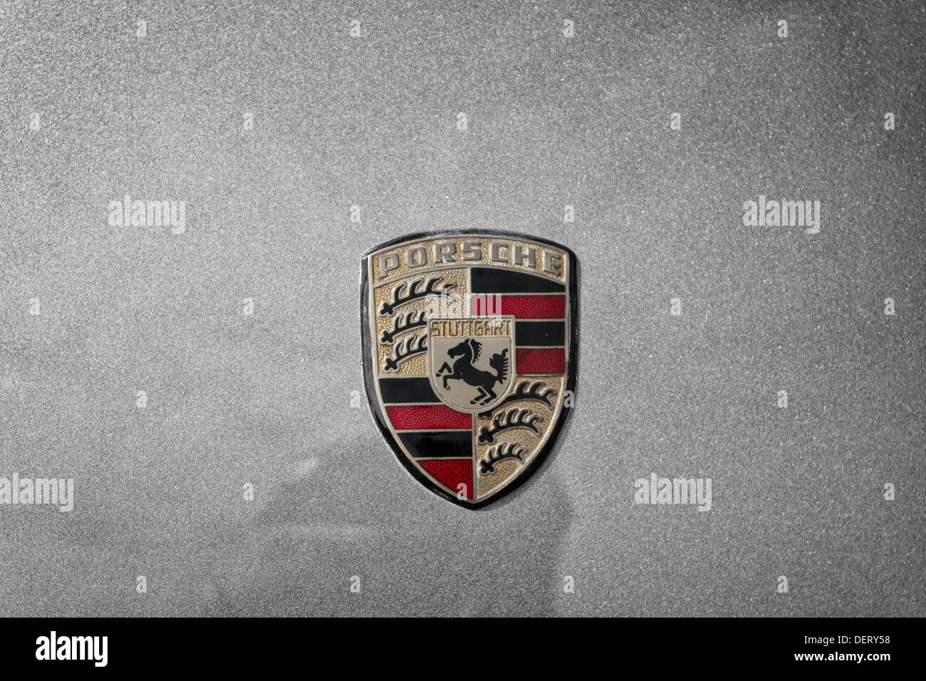The emblem of the sports car Porsche 928 Stock Photo - Alamy